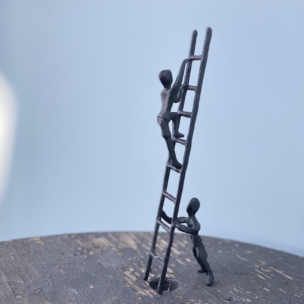 Figur mænd på stige - Metal figurer - COW CONCEPT